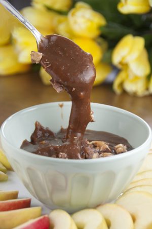 Snickers Caramel Apple Dip | Wishes and Dishes