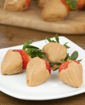 Peanut Butter Covered Strawberries | Wishes and Dishes
