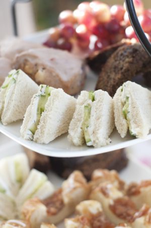 Peach Sweet Iced Tea and an Afternoon Tea Party | Wishes and Dishes