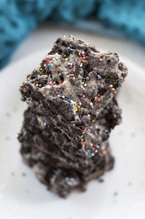 Gooey Oreo Krispie Treats | Wishes and Dishes