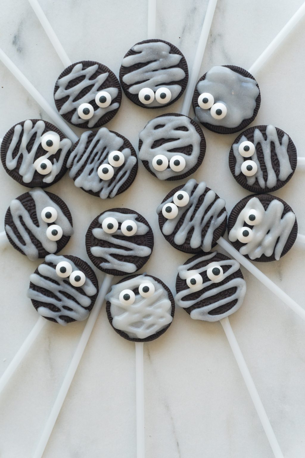 Mummy Oreo Pops | Wishes and Dishes