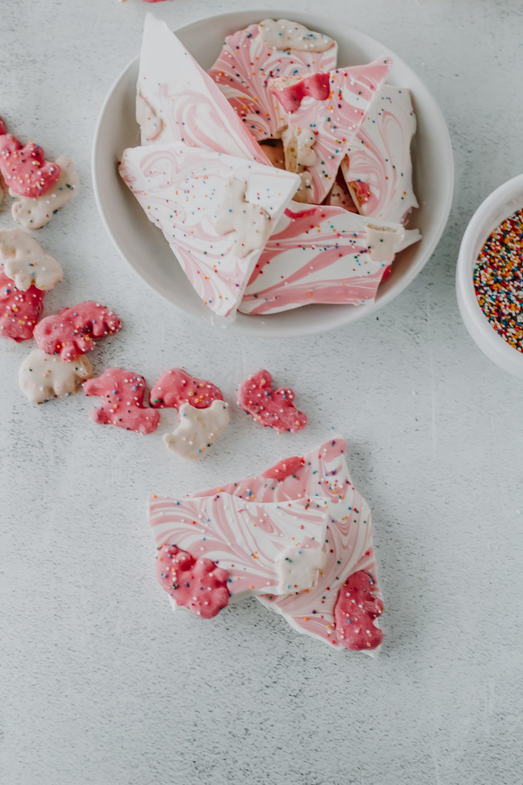 No-Bake Circus Cookie Bark | Wishes and Dishes